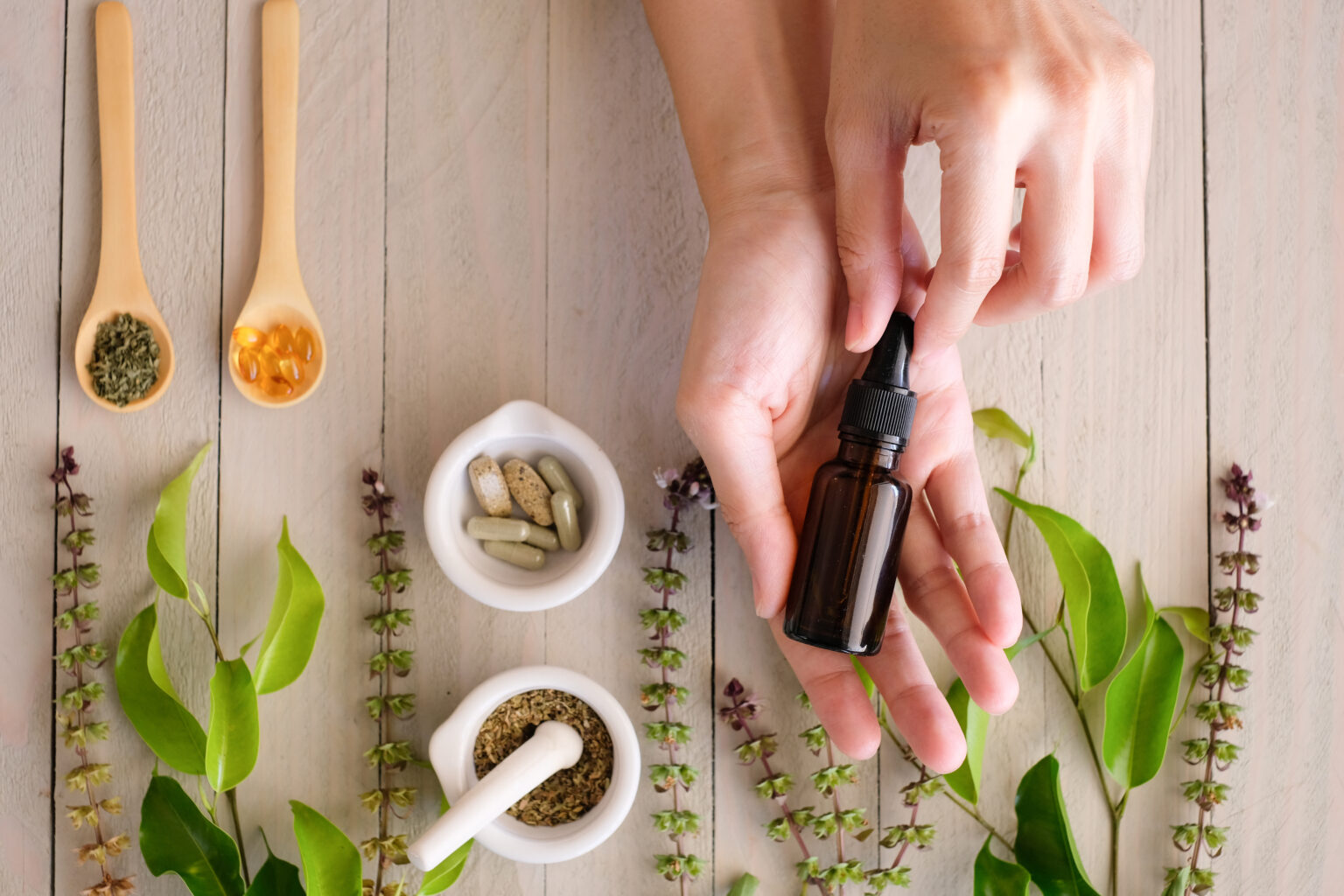 Βιταμίνες και βότανα στη μάχη της εμμηνόπαυσης – WomensLife